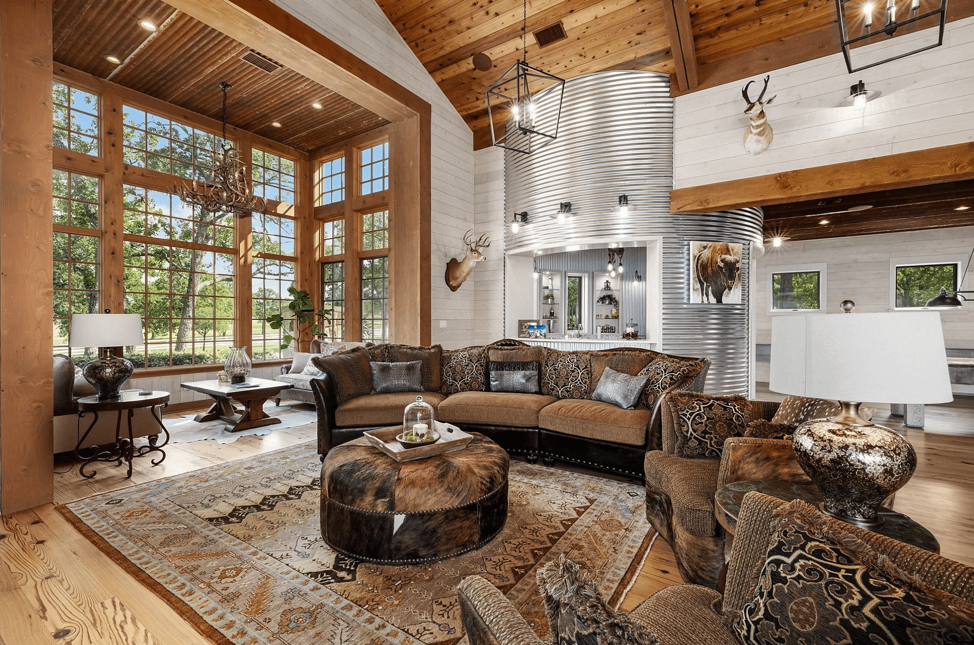 90 Acre Texas Ranch For Sale With 2 Guest Houses And Barn