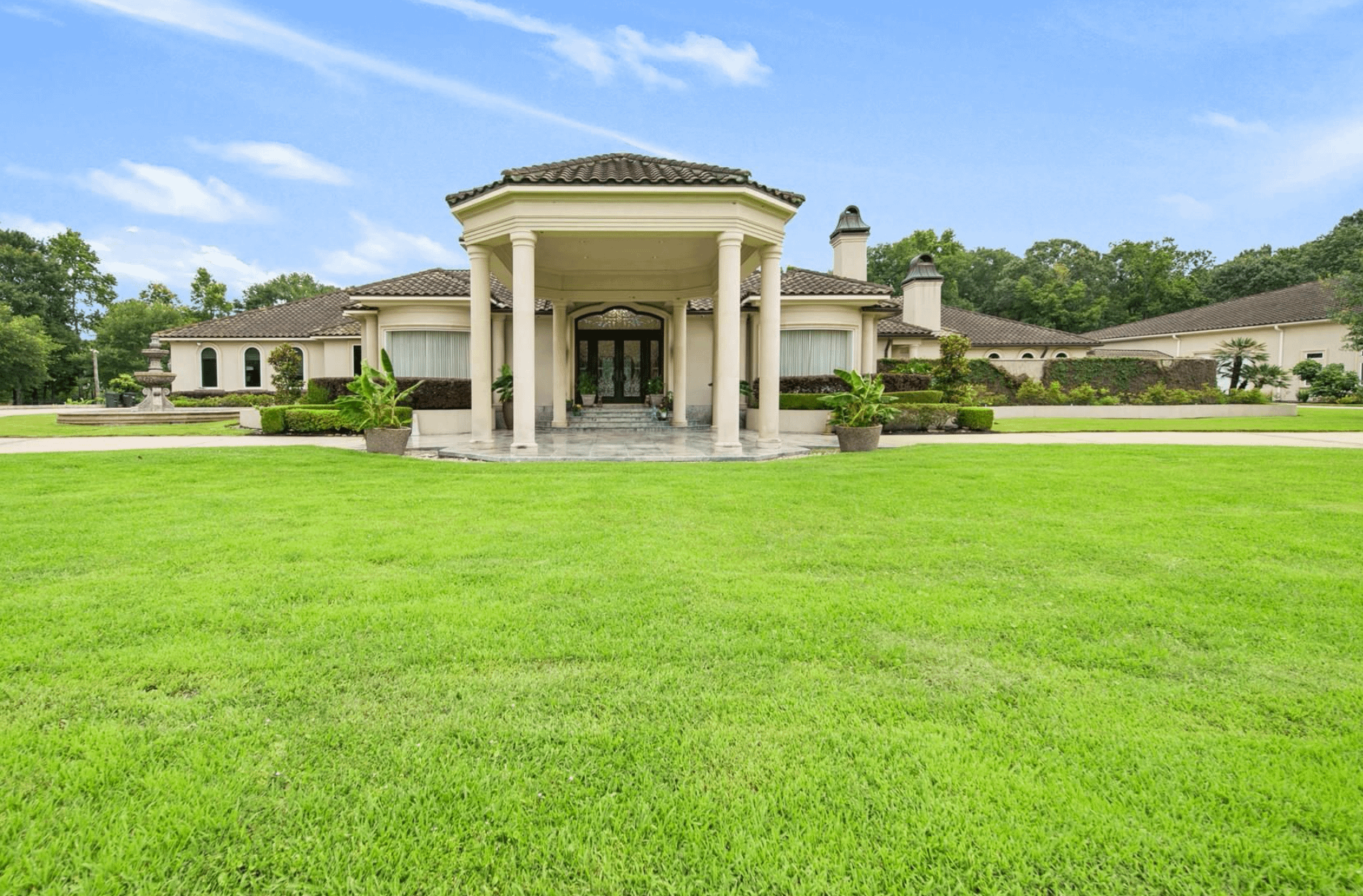 George Foreman's 29 Acre Texas Estate (PHOTOS)