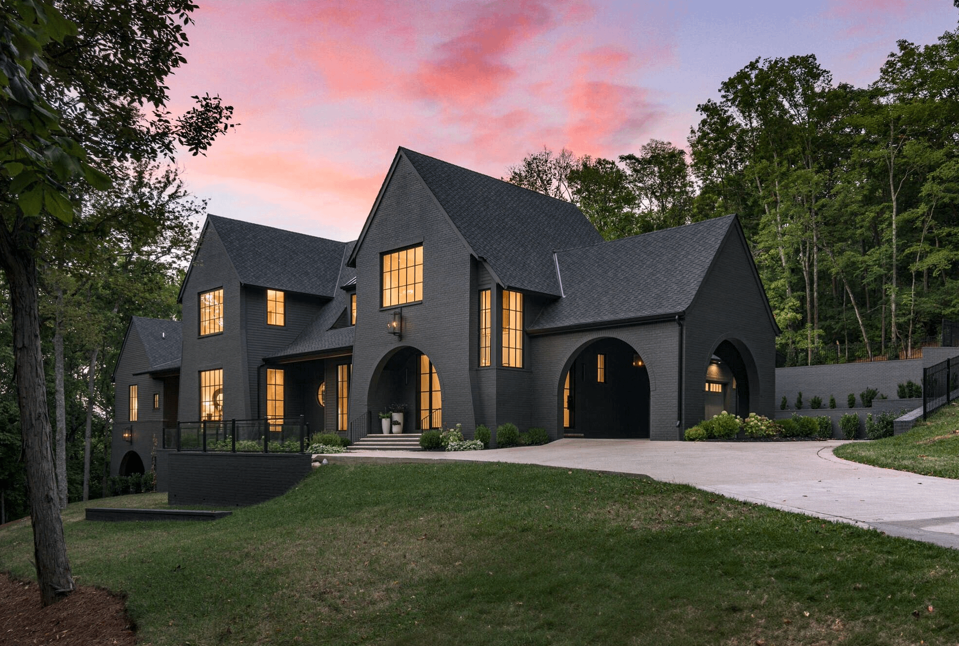 Painted Brick Home In Nashville, Tennessee (PHOTOS)