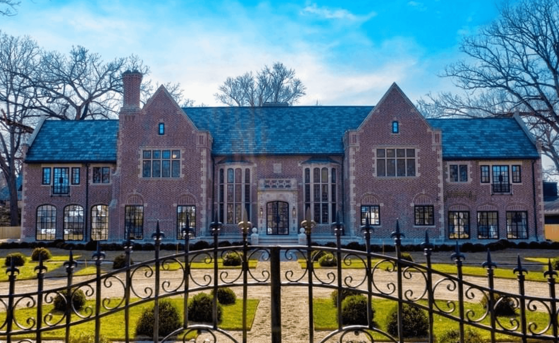 Historic Brick Home In Winnetka, Illinois (PHOTOS)