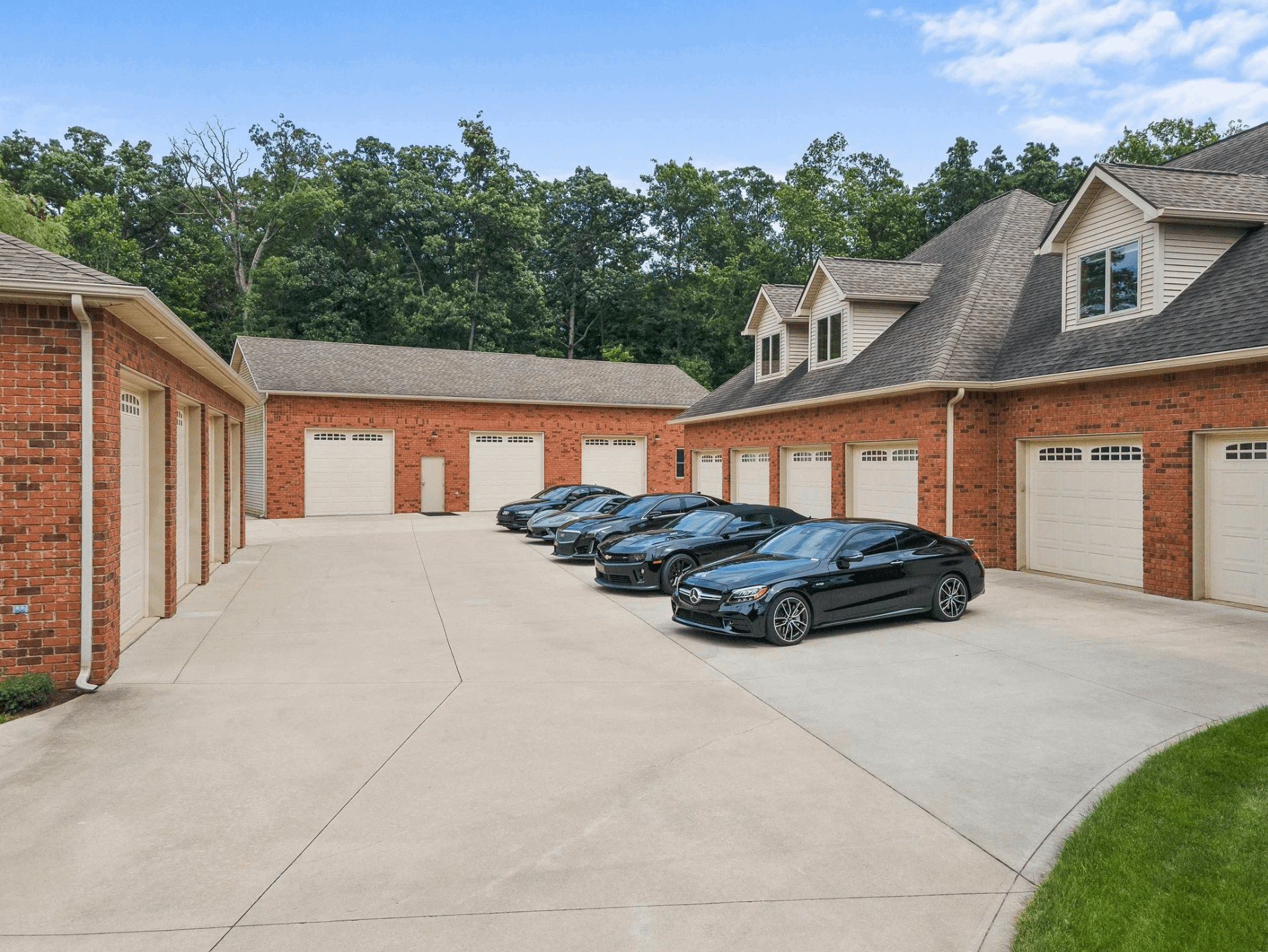 10 Acre Indiana Estate With Pond For Under $2 Million (PHOTOS)