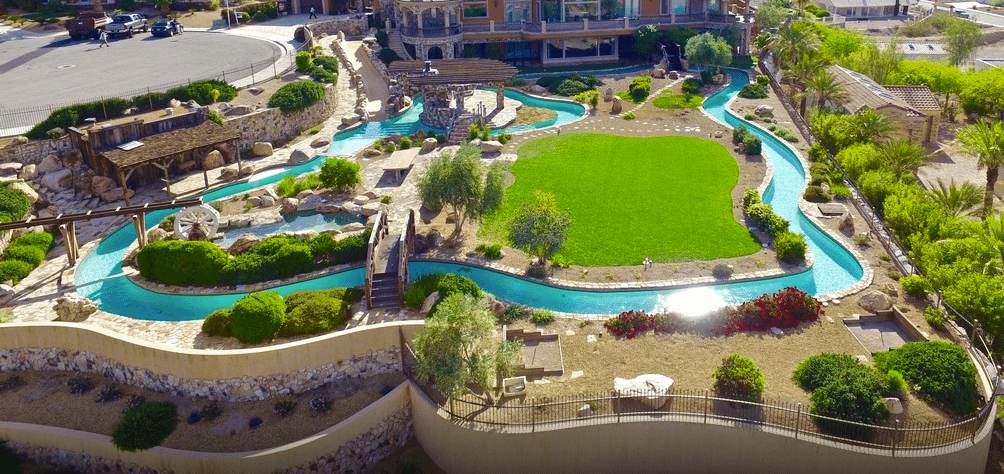 3 Homes On The Market With Amazing Backyards! - Homes of the Rich