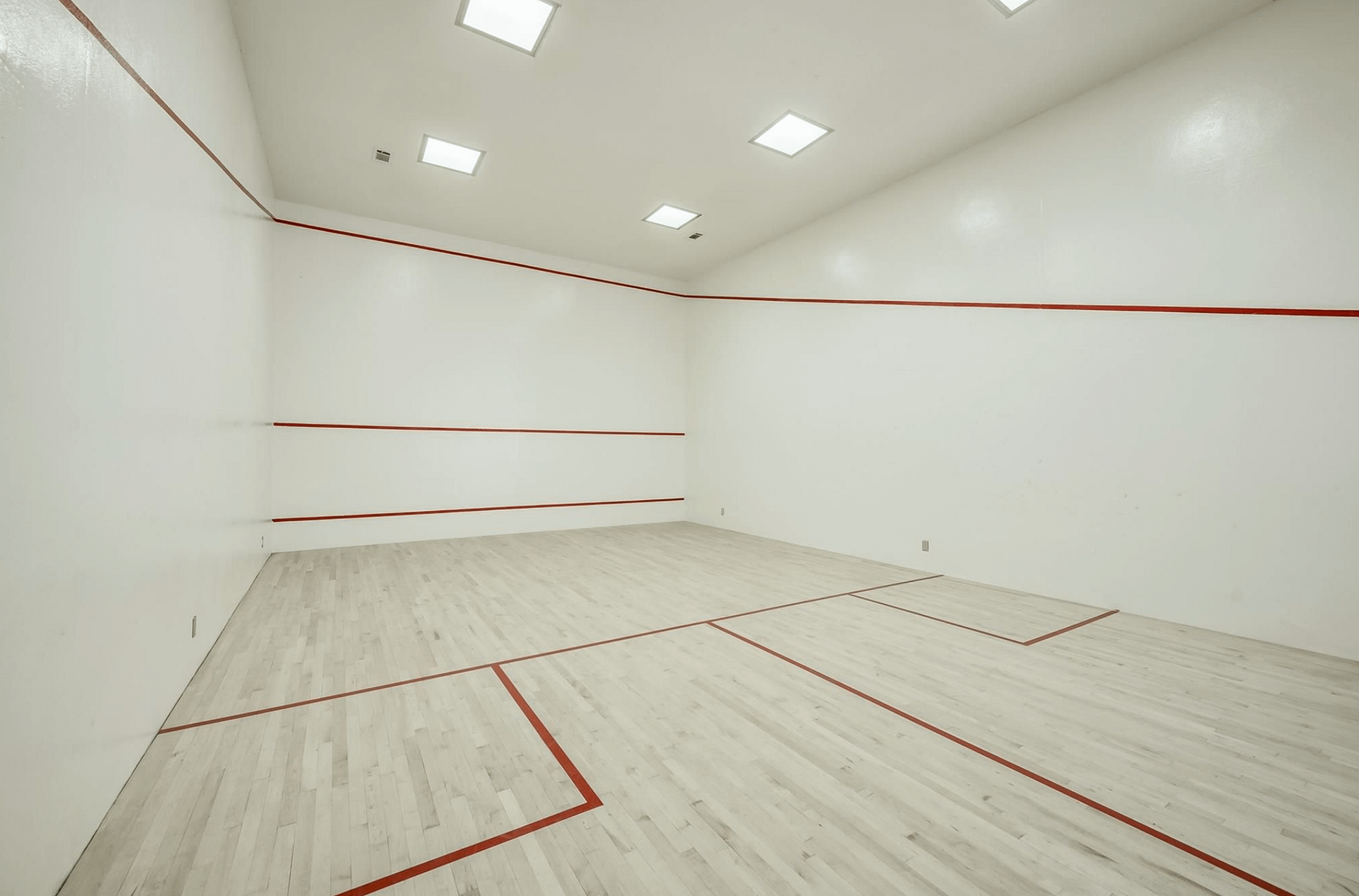 Texas Home Comes With Indoor Squash Court And 11 Bathrooms