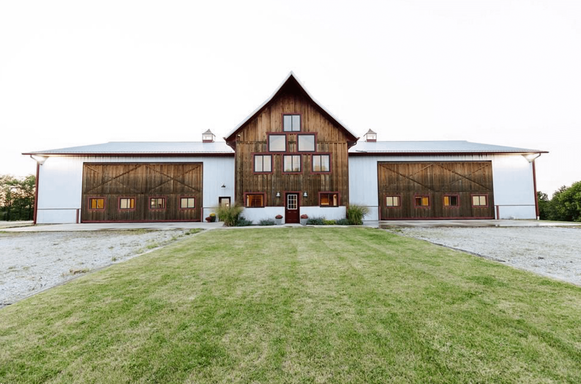 Barndominium On 180 Acres In Douds, Iowa (PHOTOS)