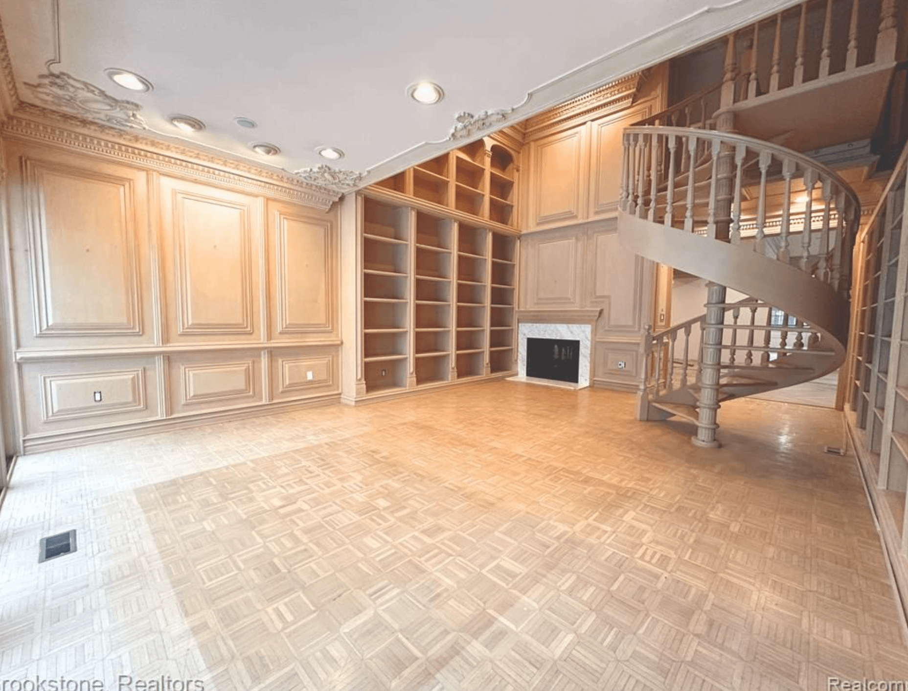 20k Square Foot Michigan Home With Grand Interior (PHOTOS)