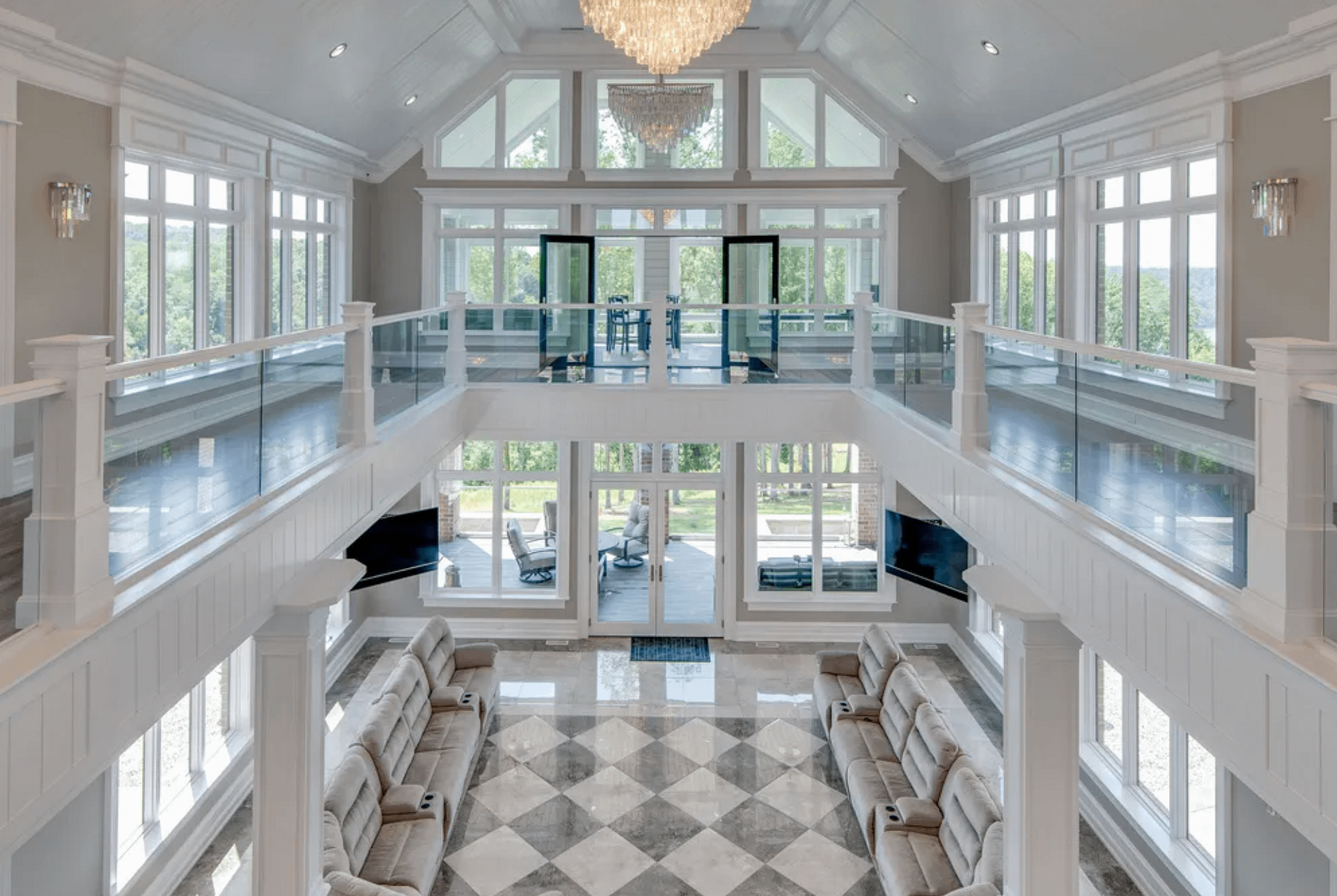60+ Acre Lakefront Estate In Tennessee (PHOTOS)