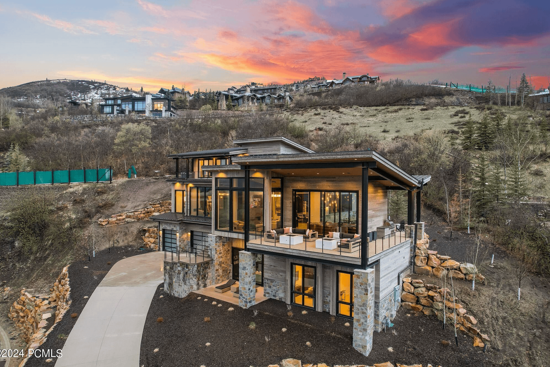 Contemporary New Build In A Gated Community In Utah
