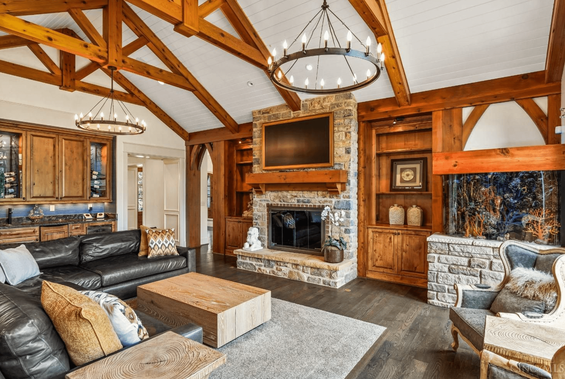 30 Acre Ohio Estate With 8-Car Garage And Pond (PHOTOS)