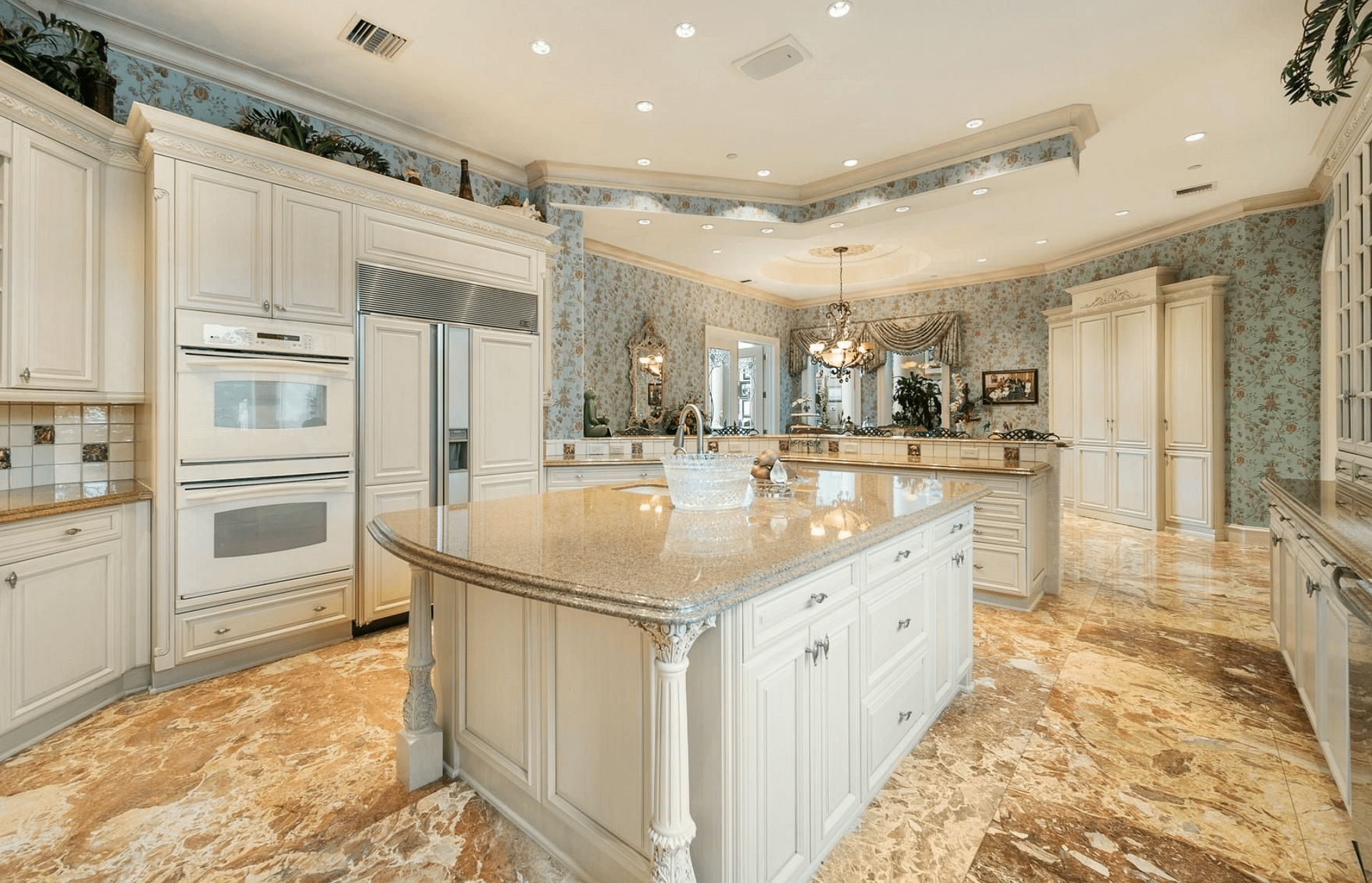 George Foreman's 29 Acre Texas Estate (PHOTOS)