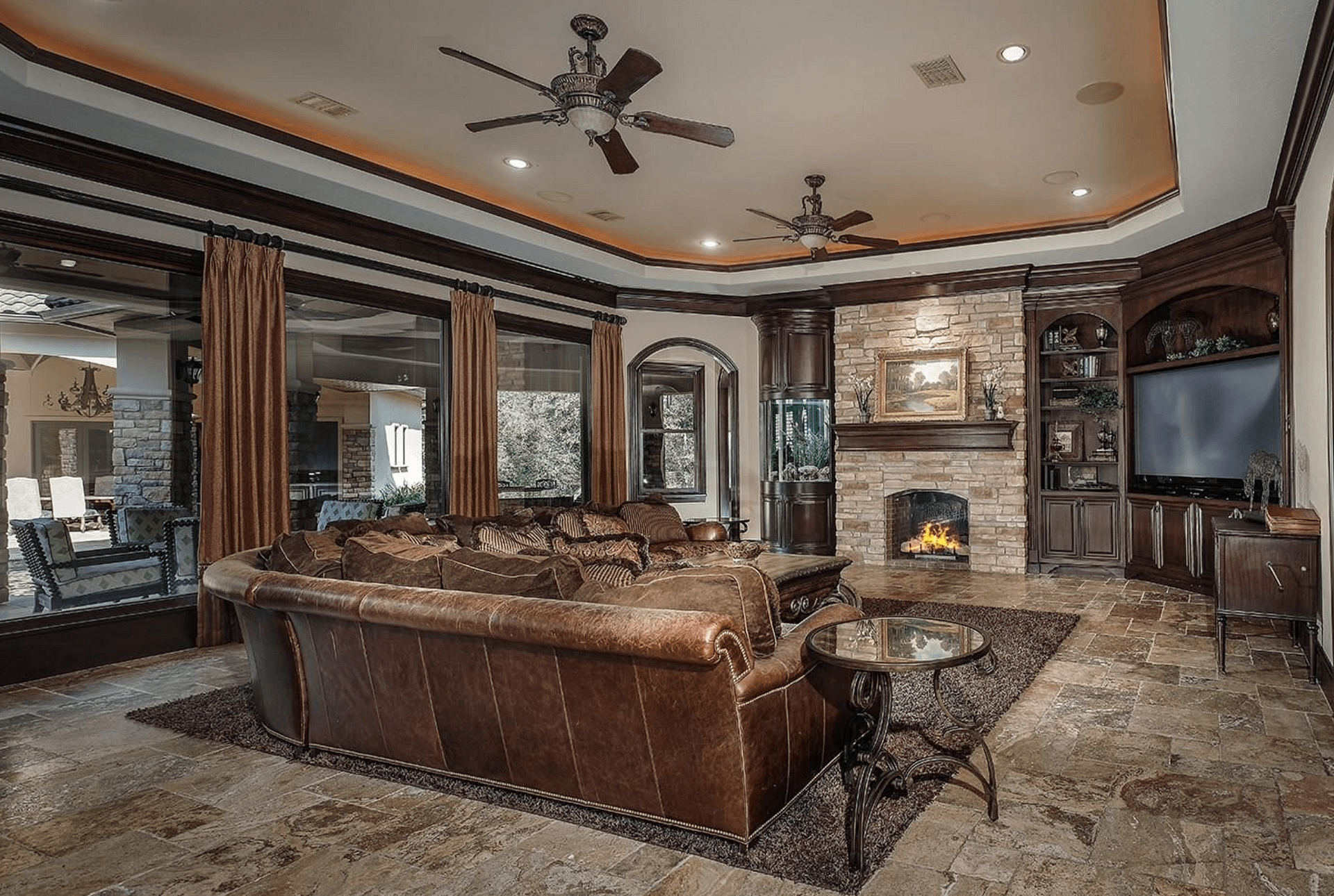 Gated Texas Home With 2 Stocked Ponds (PHOTOS)