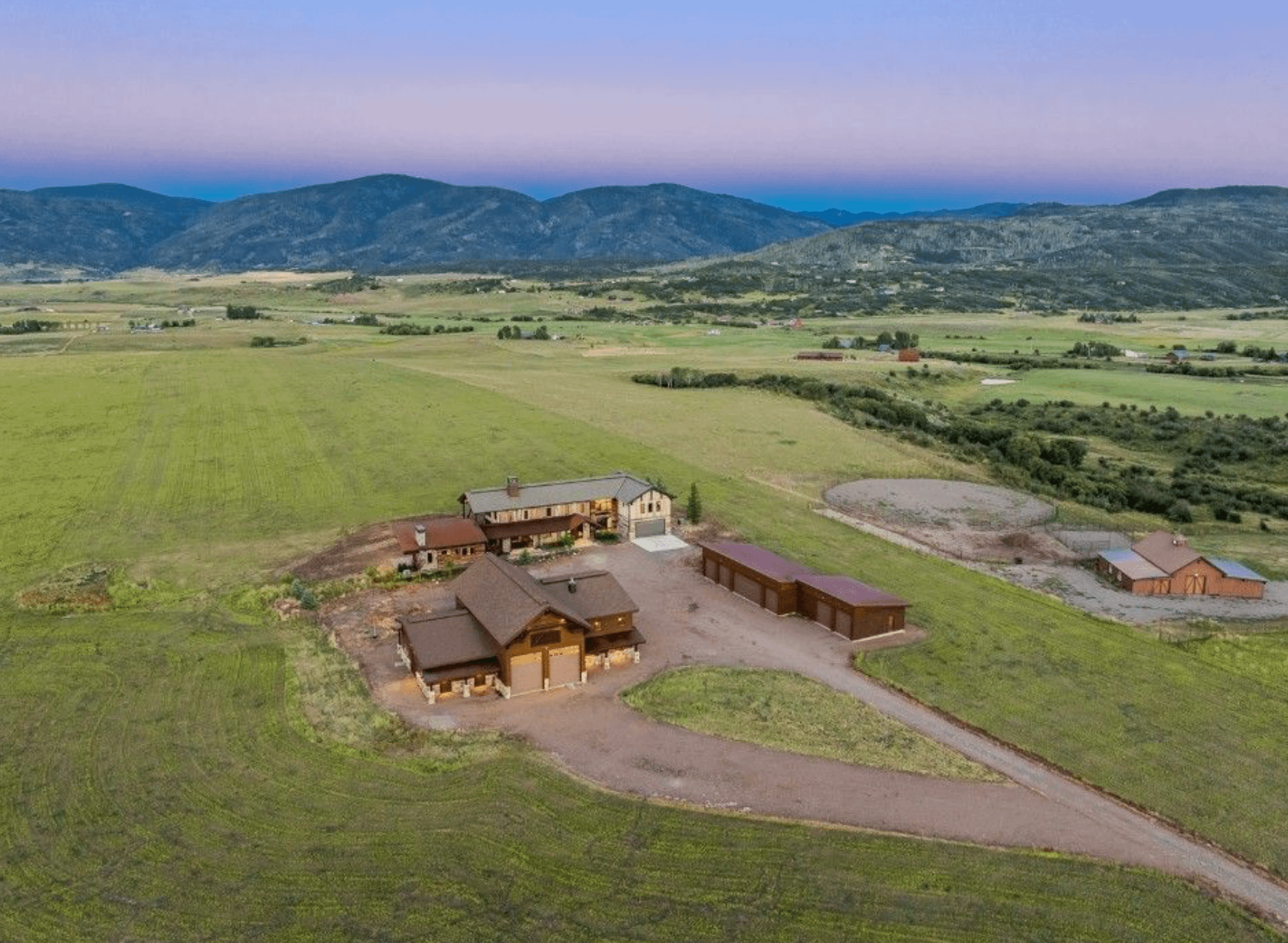 35 Acre Colorado Estates Comes With Barn & Detached Garage