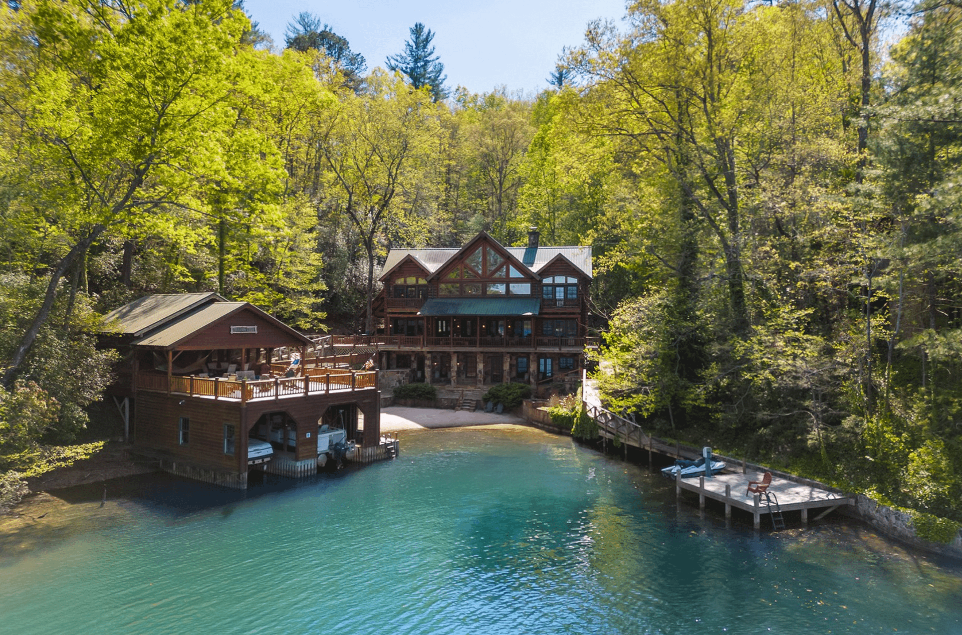 Lakefront Georgia Estate With Carriage House And Boathouse