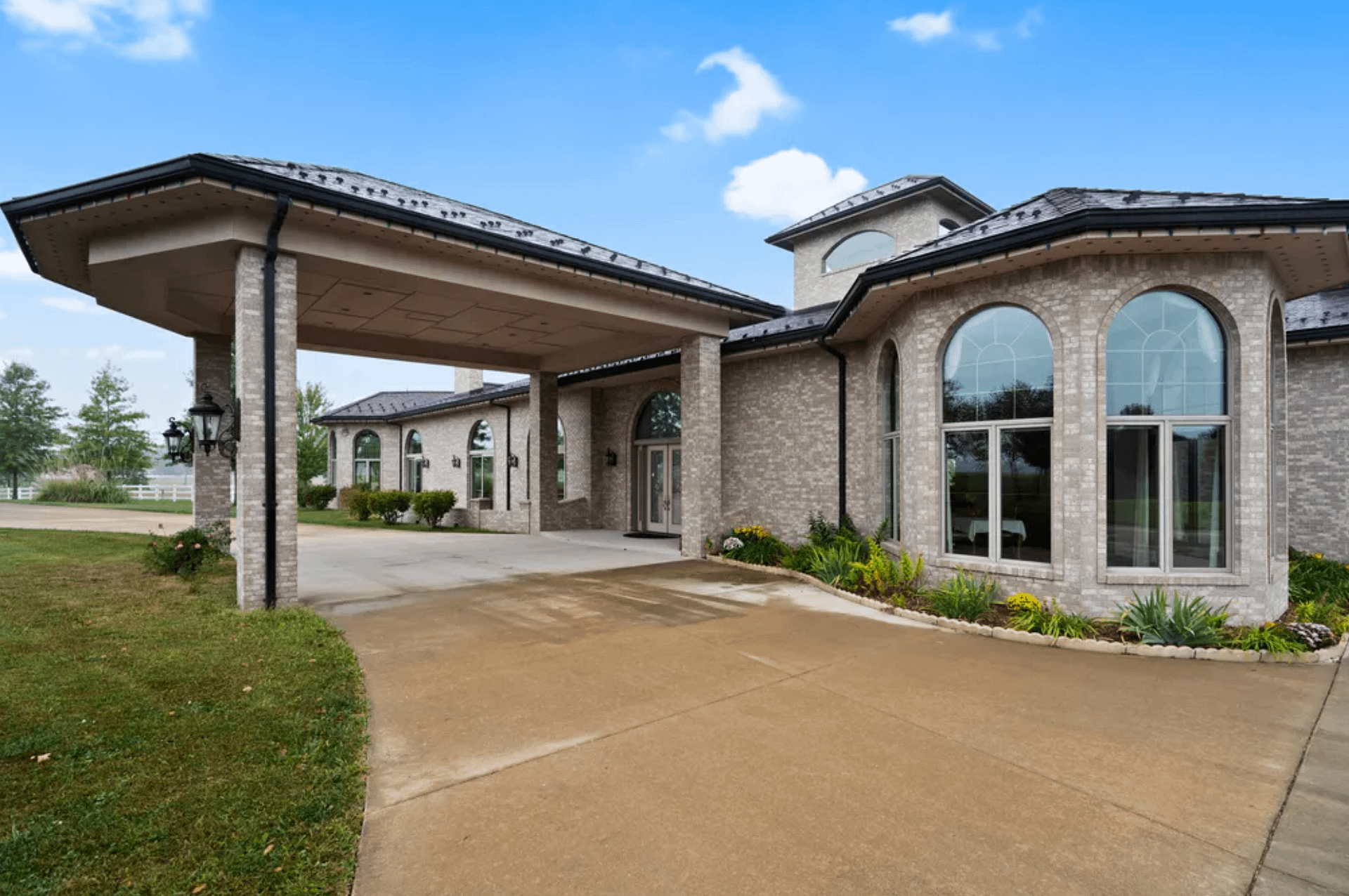 249 Acre Missouri Estate With Private Lake (PHOTOS)