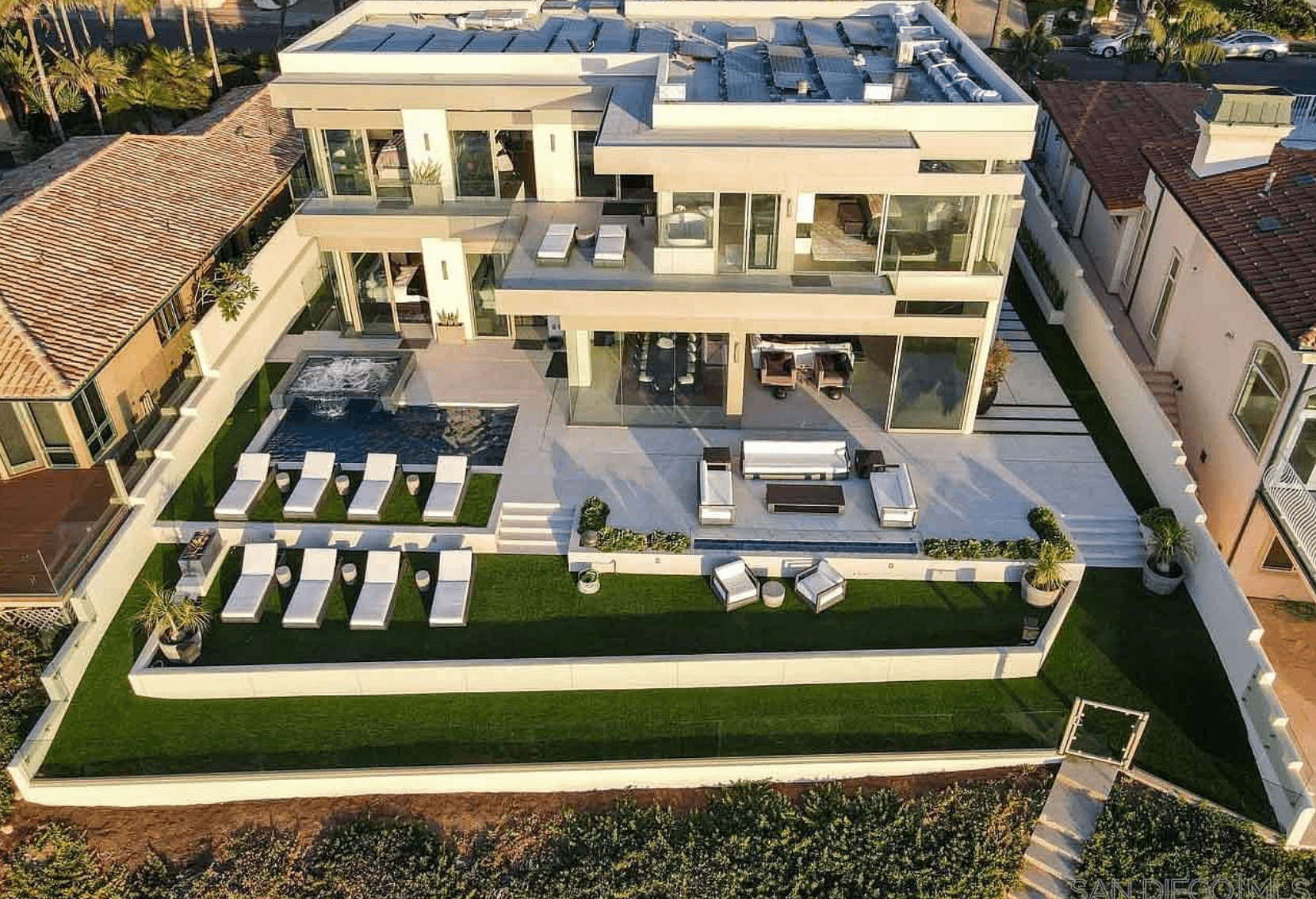 3 Modern Homes You Can Currently Rent For $100,000 A Month - Homes of ...