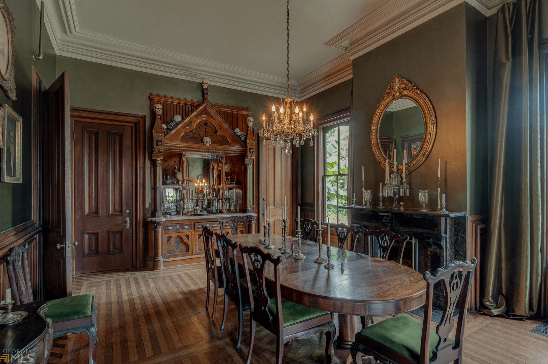 Inside The Stranger Things Home (PHOTOS)