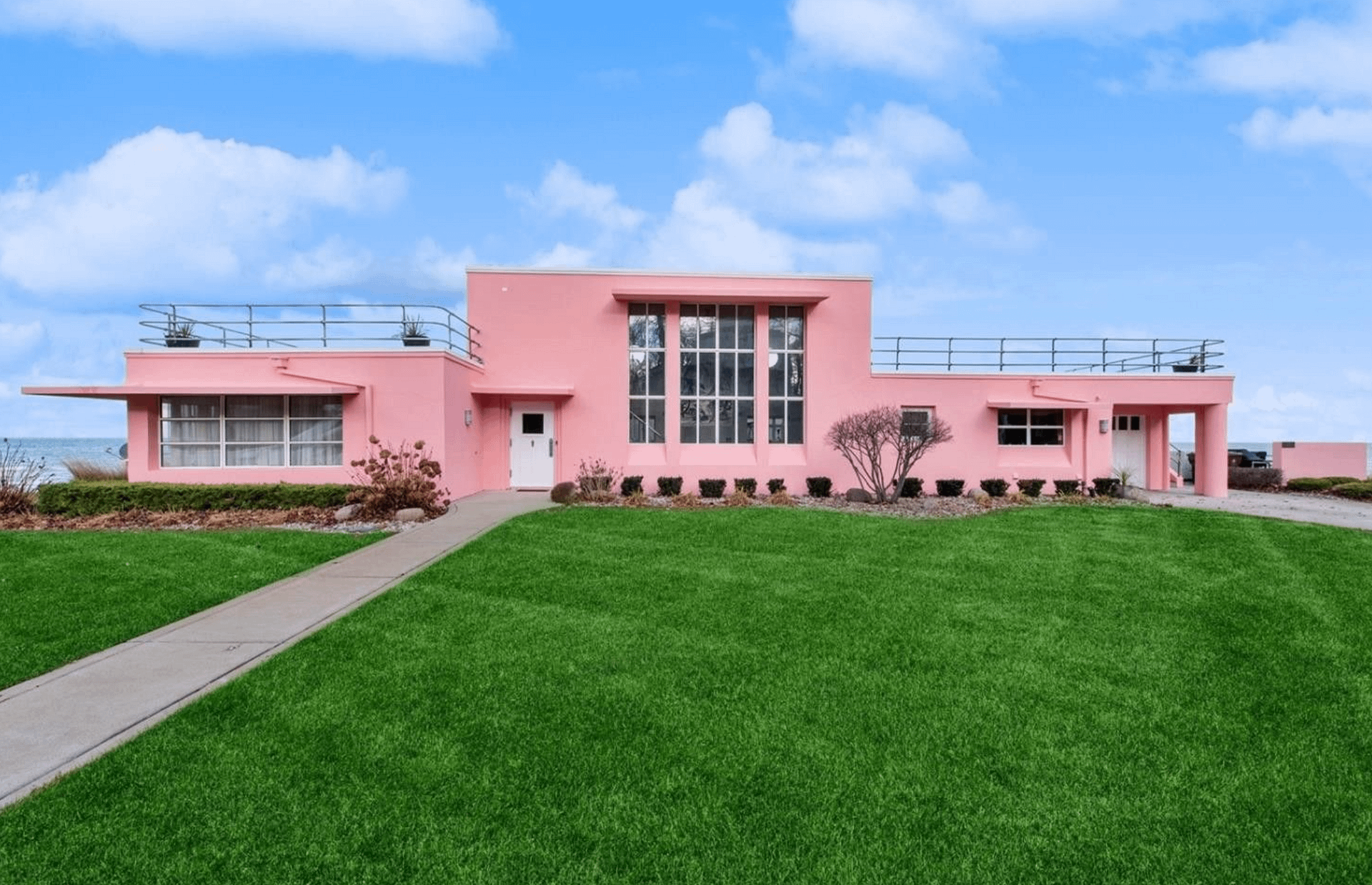 Historic Pink Beachfront Home In Indiana (PHOTOS)