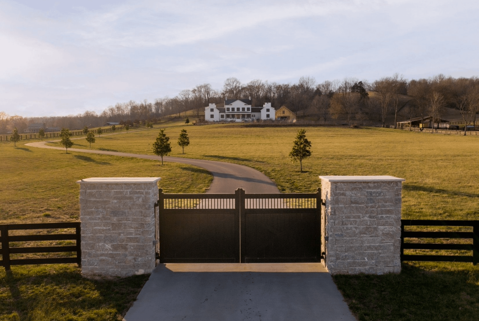 25 Acre Tennessee Farm With Amazing Car Barn (PHOTOS)