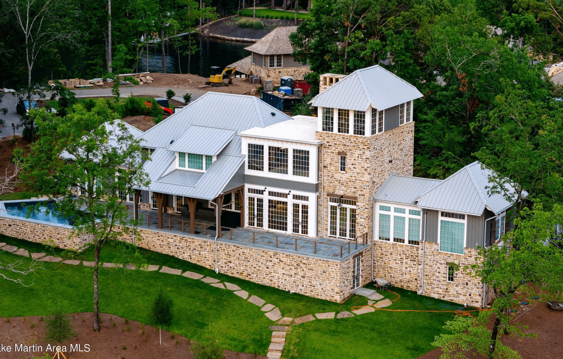 Lakefront New Build With Pool And Covered Dock (PHOTOS)