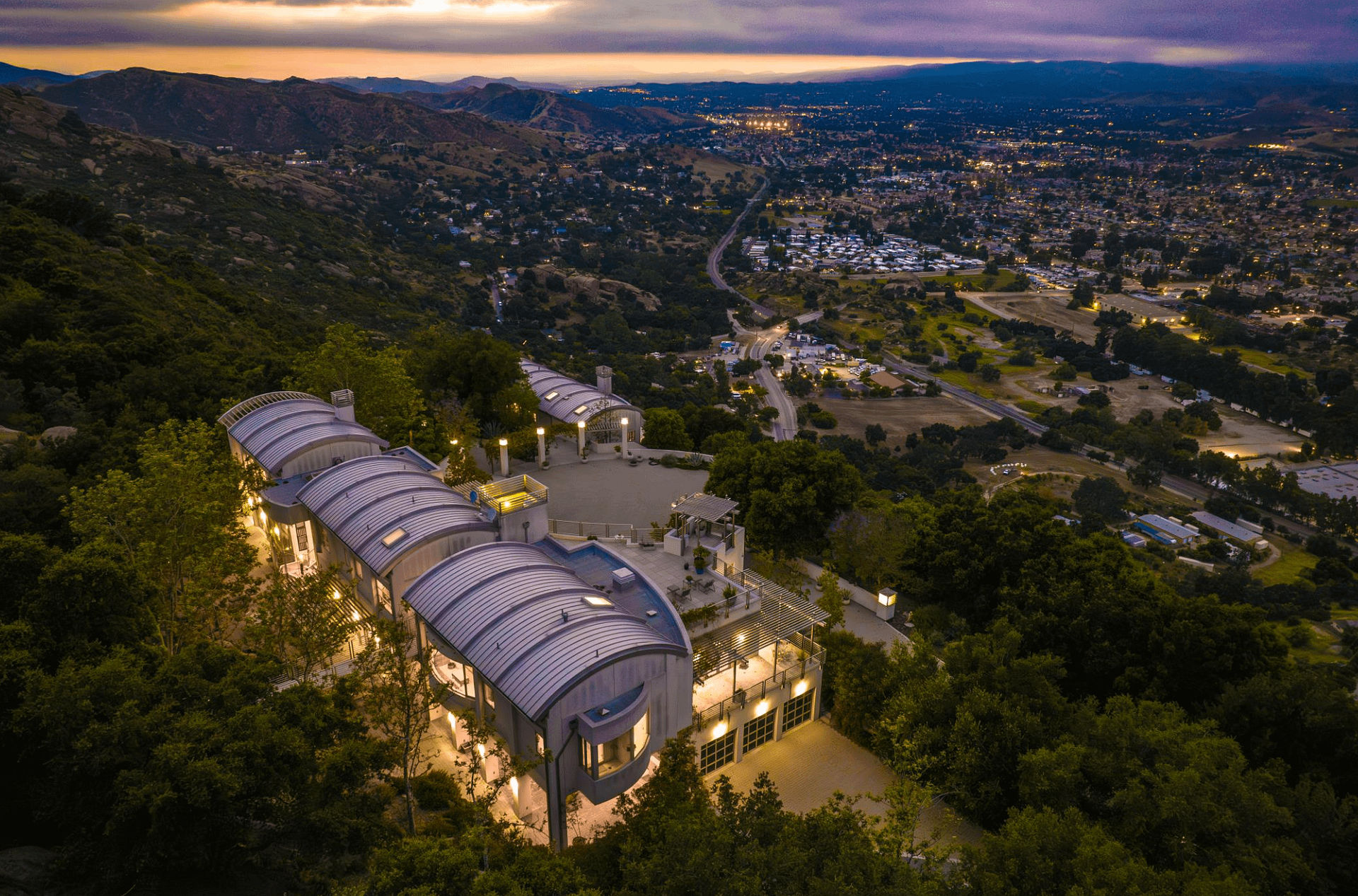 Stunning 111 Acre Modern Estate For Sale In Simi Valley, California