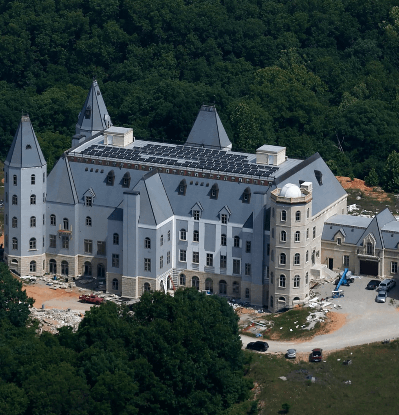 Pensmore - A 72,000 Square Foot Mega Home In Missouri