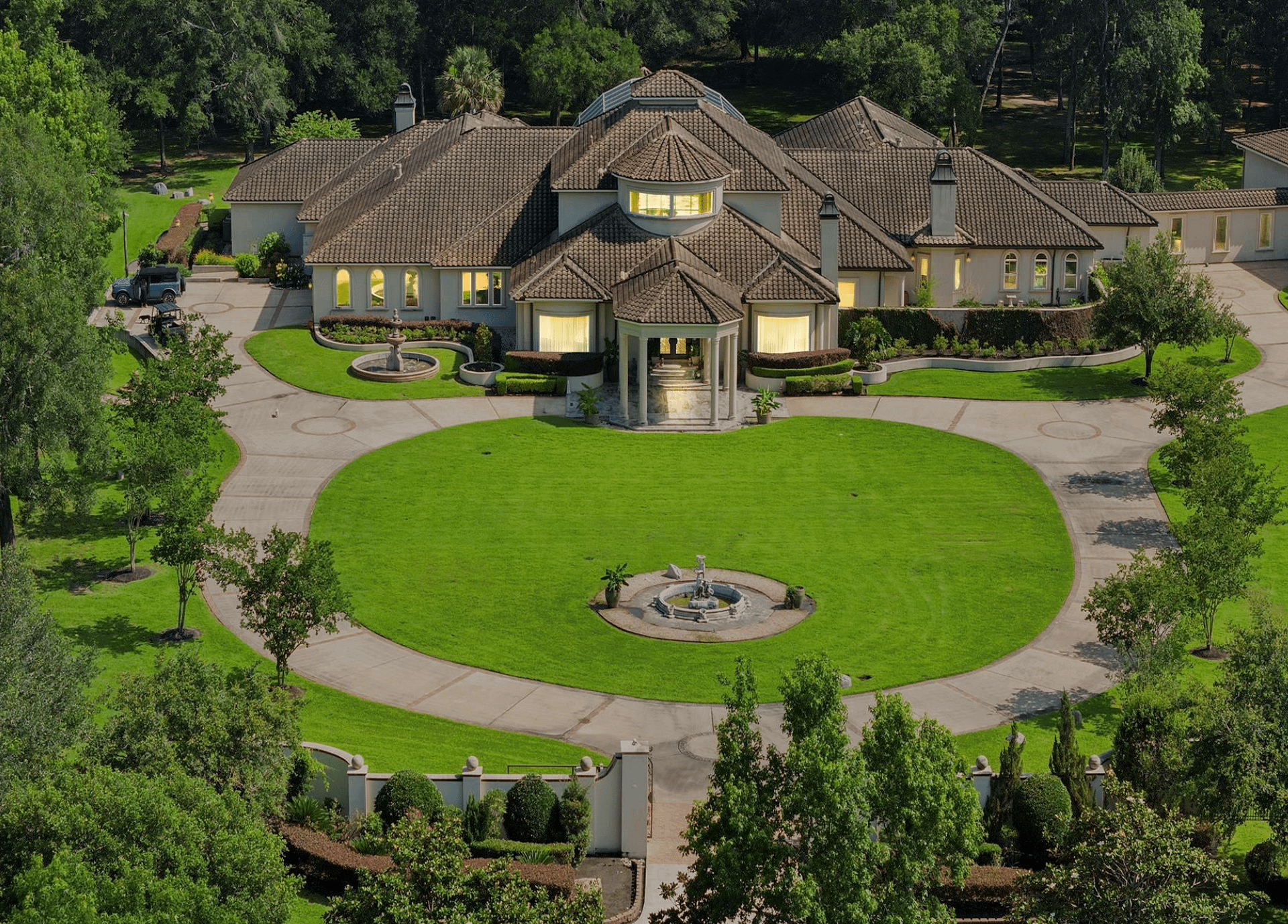 George Foreman's 29 Acre Texas Estate (PHOTOS)