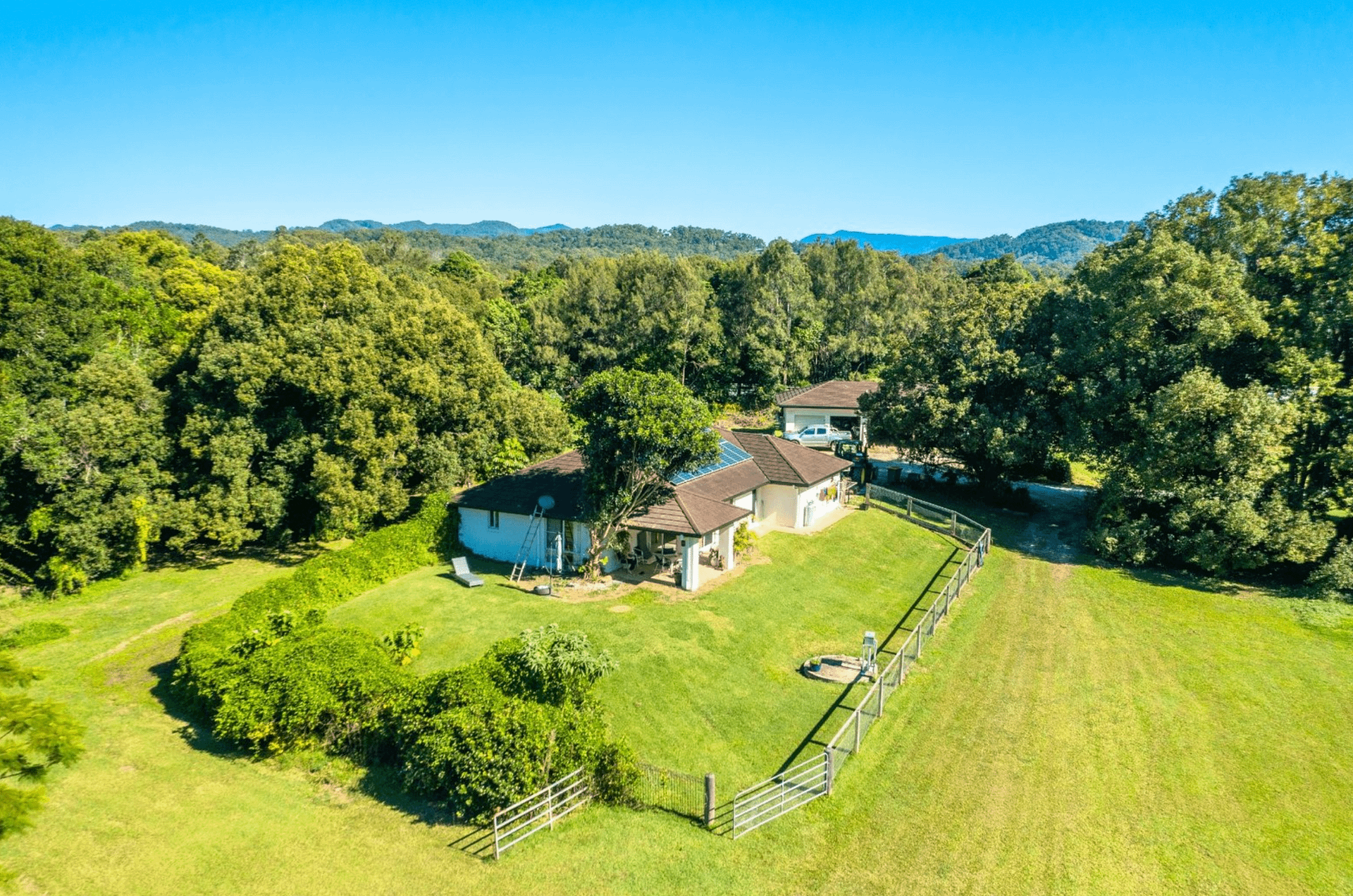 Grand 44-Acre Estate In Queensland, Australia (PHOTOS)