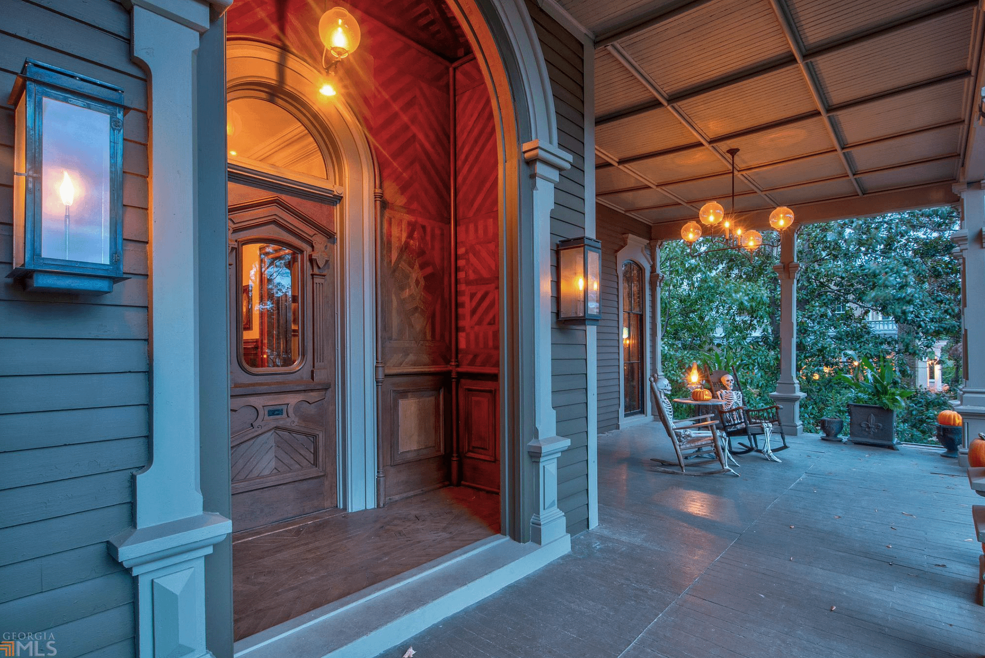 Inside The Stranger Things Home (PHOTOS)