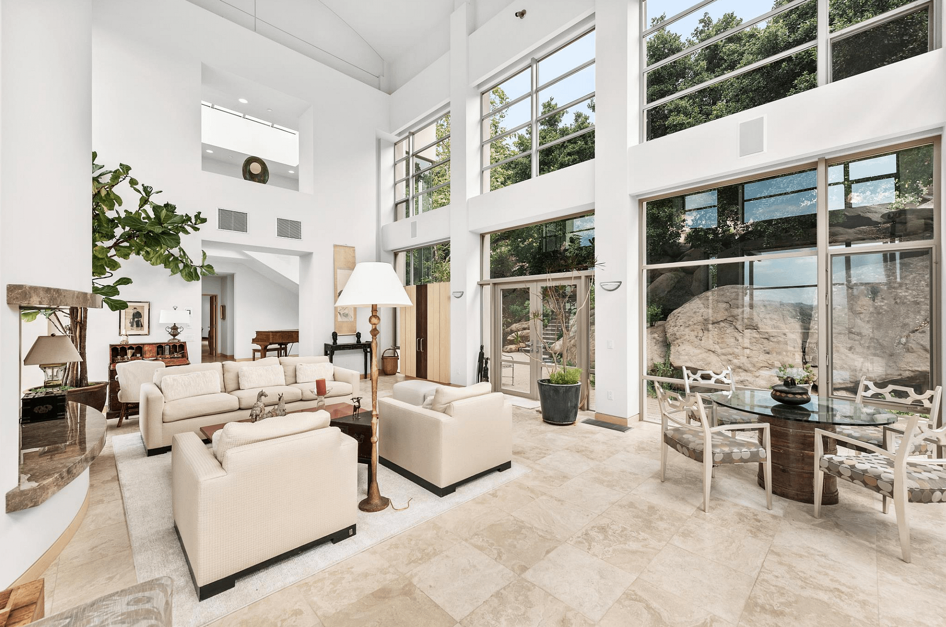 Stunning 111 Acre Modern Estate For Sale In Simi Valley, California