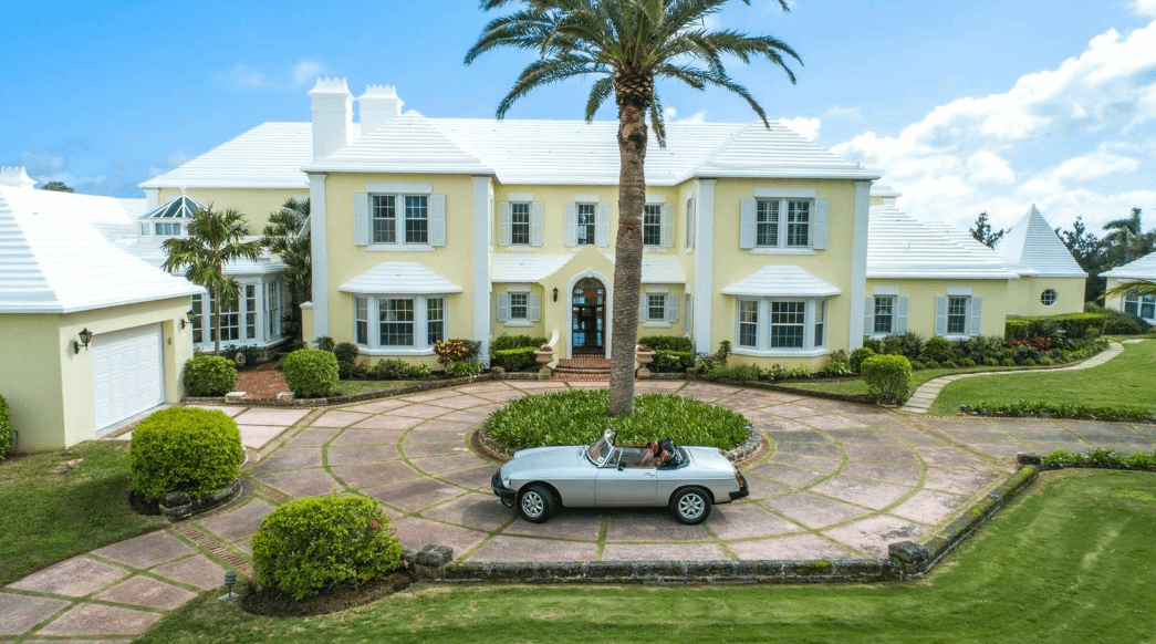 Stunning Oceanfront Estate In Bermuda - Homes of the Rich