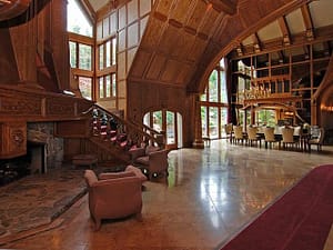 Layton Castle - Homes of the Rich