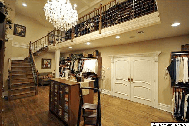Which Amazing Walk-In Closet Is YOUR Favorite? - Homes of the Rich