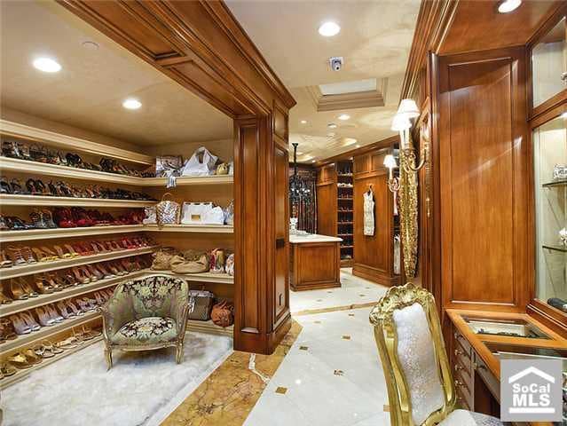 Which Amazing Walk-In Closet Is YOUR Favorite? - Homes of the Rich