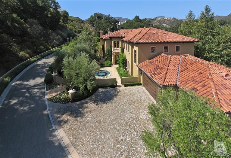 Gated $5.975 Million Estate In Thousand Oaks, CA - Homes of the Rich