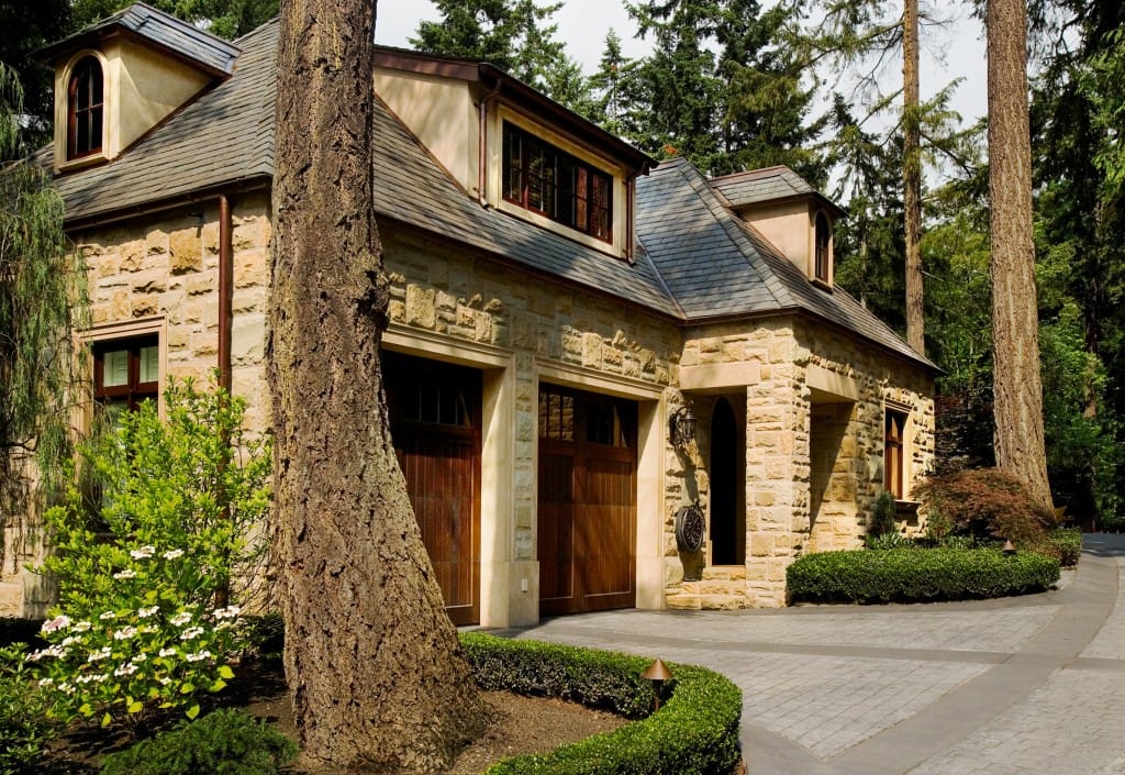 The Bellisima On Hunts Point - Homes of the Rich