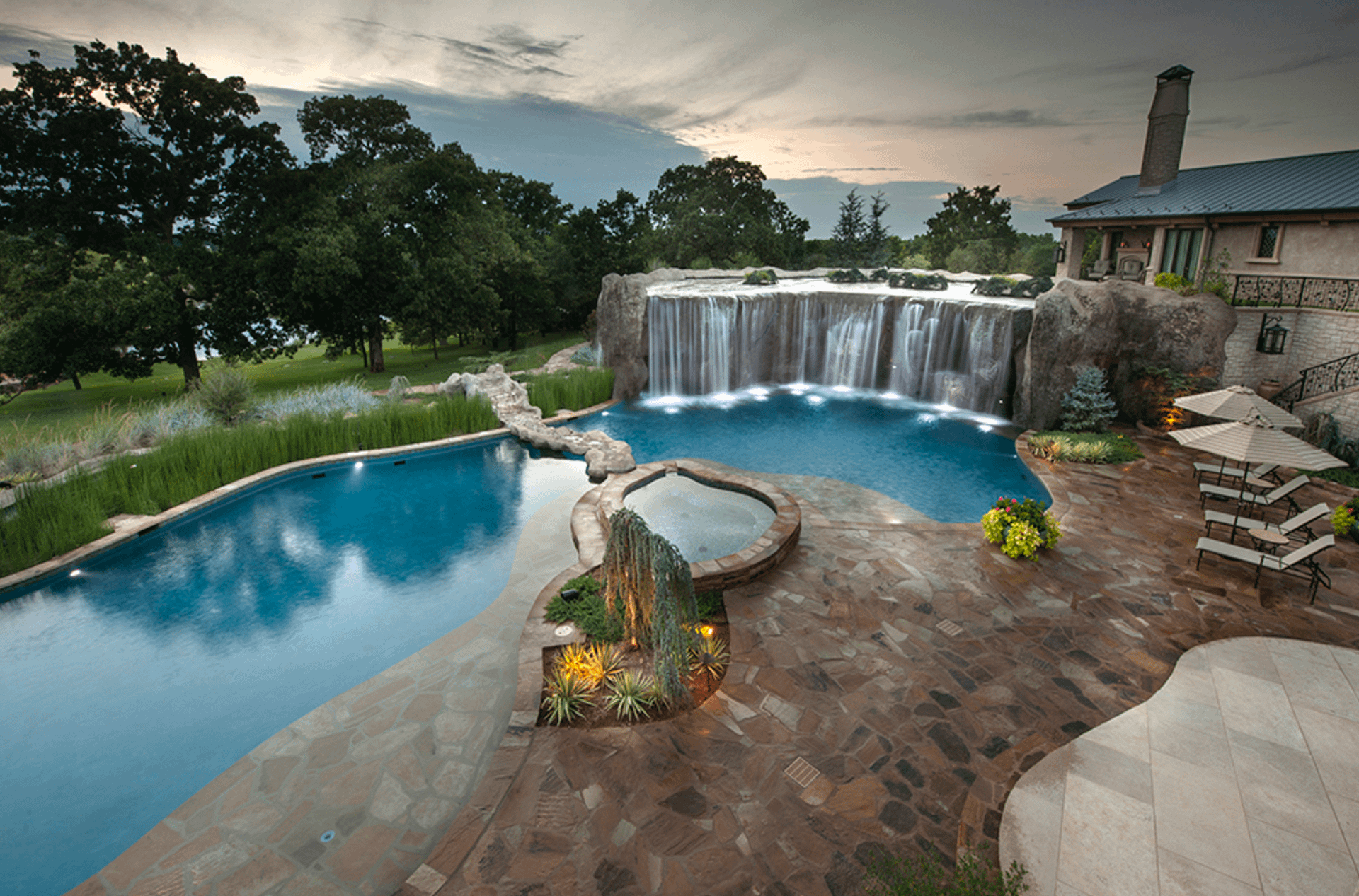Amazing Million Dollar Pirate-Themed Pool (PHOTOS + VIDEO)