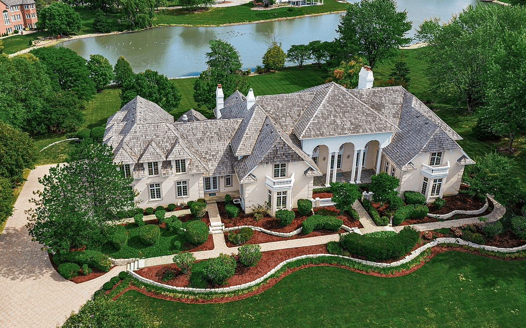 Lakefront Illinois Home With Indoor Pool (PHOTOS + FLOOR PLANS) - Homes ...