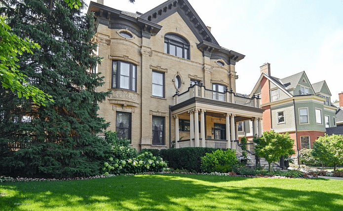 Historic Mansion In Chicago, Illinois - Homes of the Rich