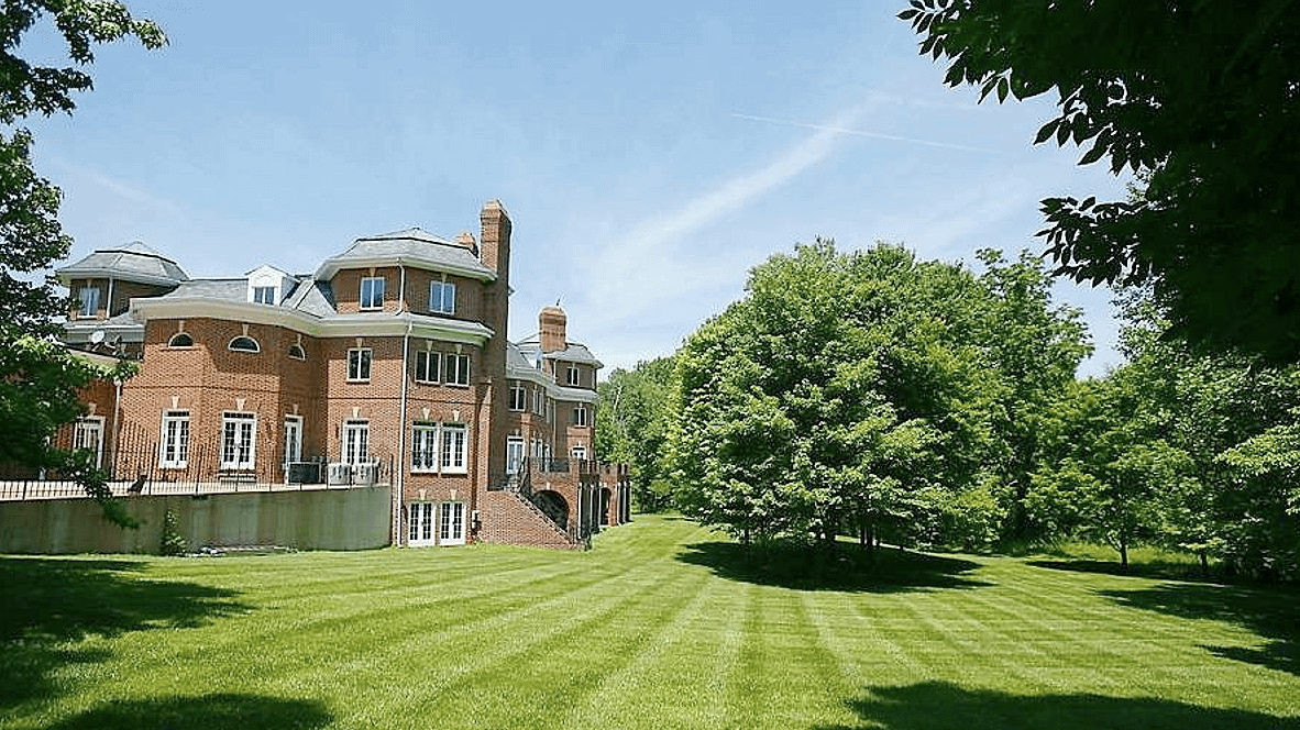 Grand Colonial In Potomac - Homes of the Rich