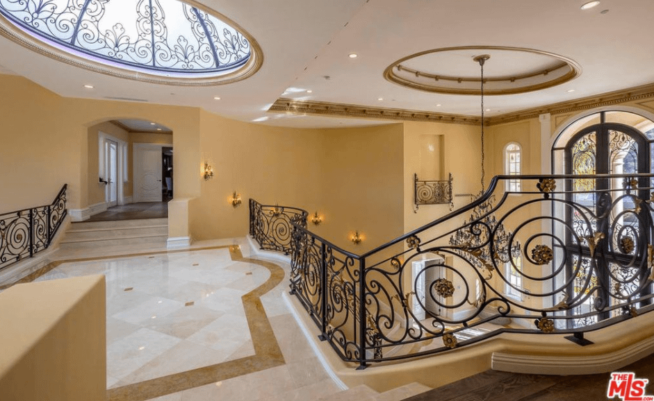 $25 Million Mega Mansion In Calabasas, California - Homes of the Rich