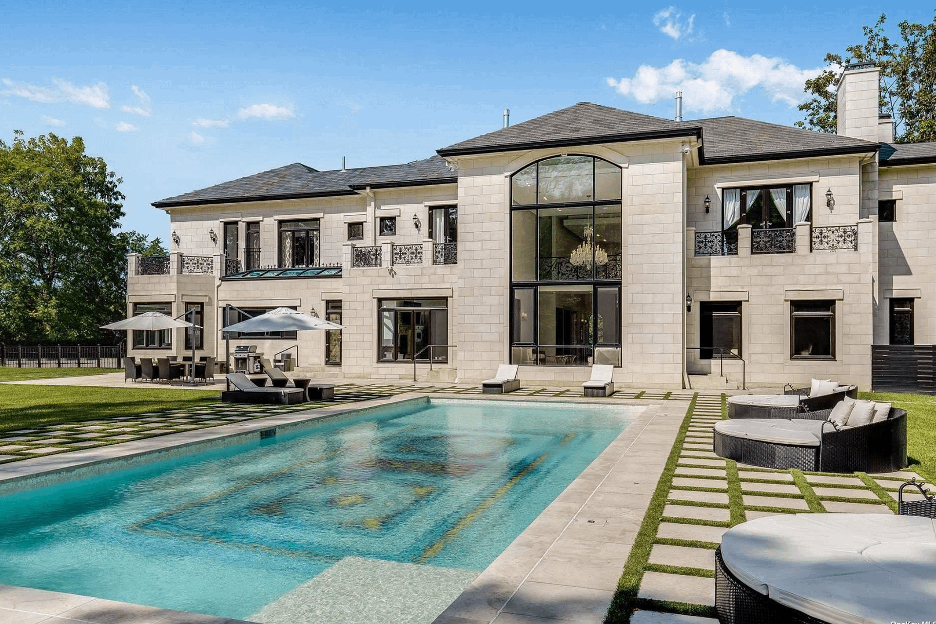 $8 Million Home In Matinecock, New York (PHOTOS) - Homes of the Rich