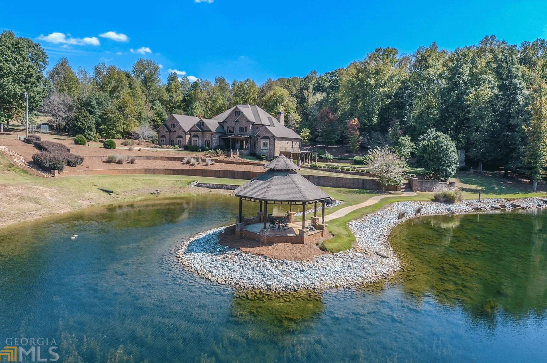 $1.7 Million Georgia Home On 20 Acres With Pond (PHOTOS)