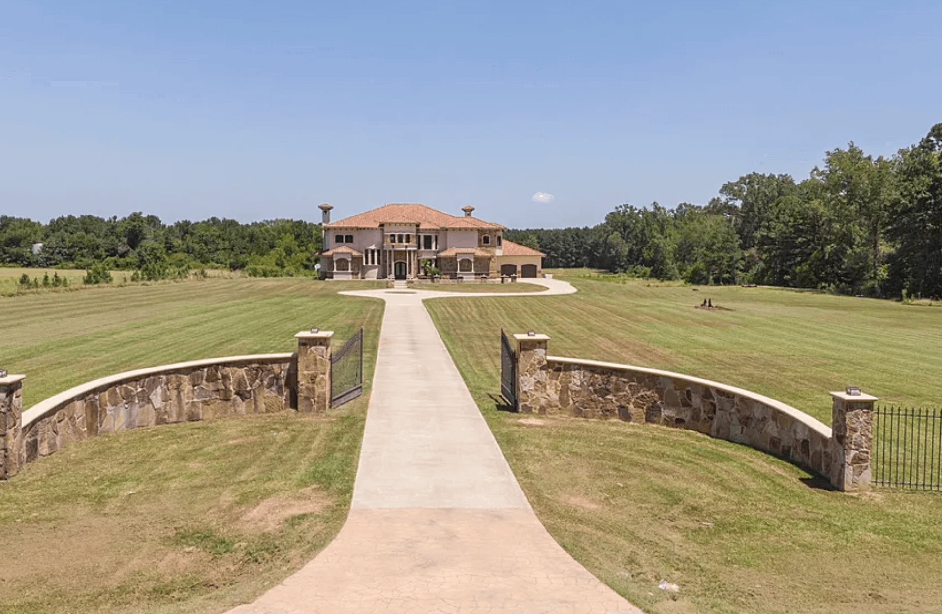 Louisiana Home On 60 Acres For Just $1.1 Million (PHOTOS)